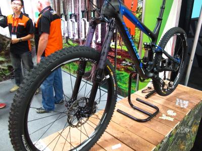 Κίνα 29ER Mountain BIKE FORK Inverted Air Suspension Fork MTB Bicycle  Suspension Fork RST προς πώληση