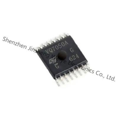 Cina 3.90mm VNQ7050AJTR Power Switch IC Quad Channel HSD Analog Current Sense in vendita