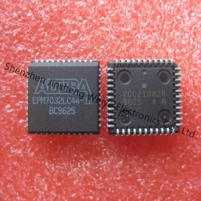 Cina EPM7032LI44-12 Programmable Logic Device Family IC CPLD 32MC 12NS 44PLCC in vendita