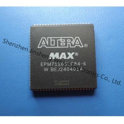Cina EPM7128SLC84-6 CPLD - Complex Programmable Logic Devices CPLD - MAX 7000 128 Macro 68 IOs in vendita