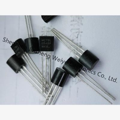 中国 MC78L05ABPG Linear Voltage Regulators 5V 100mA Positive 販売のため
