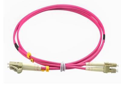 Cina Cavo di toppa della fibra di OM4 LC LC, attenuazione di riflessione ad alta velocità del cavo a fibre ottiche 35dB in vendita