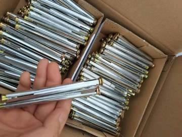 Cina Lo zinco ha placcato l'ancora d'acciaio 8*52 10*202 della struttura della finestra delle BS del metallo in vendita