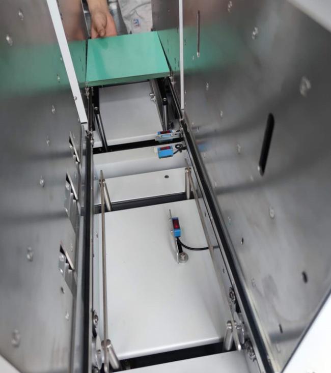 Mitsubishi PLC Program Control Easy And Smart Button Control Hand Crank 0.05kW 20L/Min PCB Destacker HS-DS400 3
