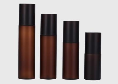 Cina Bottiglia su ordinazione di 150ml Amber Matte Plastic Fine Mist Spray con la copertura nera in vendita