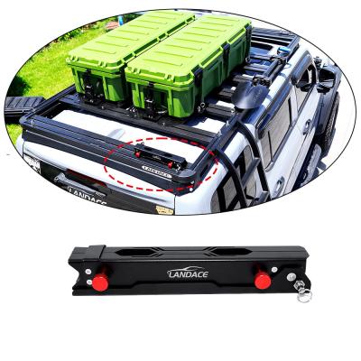 Cina 4x4 off road accessori universali Roof Rack Mount Flagpole Bracket Mechanical Style in vendita