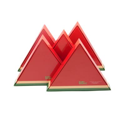 China Creatieve onregelmatige luxe kartonnen cadeau deksel stijve dozen met aangepaste spons invoeging Te koop