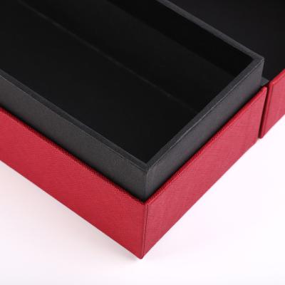 Chine Esprit de luxe Tab Opening simple d'emballage de carton de boîte-cadeau de bouteille de vin de coussin d'éponge à vendre