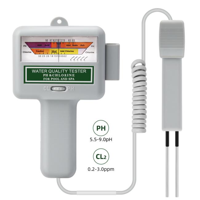 CL2 Tester PC-102 measuring water quality in a pool
