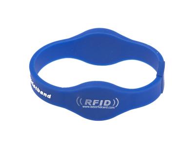 Cina Il braccialetto/polsino impermeabili durevoli dell'etichetta di Rfid con il RFID doppio scheggia in vendita