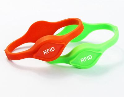 Cina Polsini del passaggio dello stagno del silicone HF/di LF, polsino doppio di frequenza ultraelevata Rfid dei chip in vendita