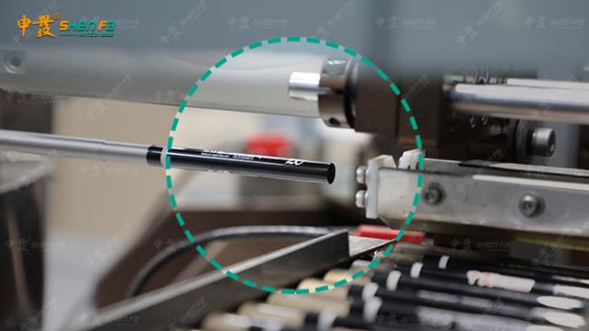 Auto 2 Colors Servo Barrels Screen Printing Machine - Operation View
