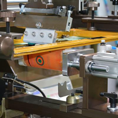 China Máquina de serigrafía servo semiautomática para botellas y tubos en venta