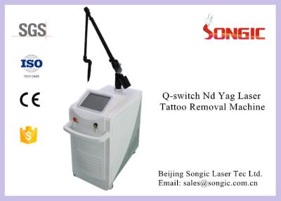Cina Il braccio articolare Q del laser ha commutato la macchina di rimozione del tatuaggio del laser del ND YAG per rimozione della lentiggine in vendita