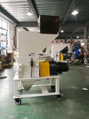 Chine Broyeur en plastique à vitesse réduite blanche OG-1LS du granulatoire 1.5KW 20 kg/h heures de capacité à vendre