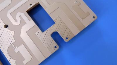Cina Rogers' IsoClad 917 (Dk) di fibra di vetro/PTFE non tessuta di 2,17 o 2,20 utilizzato in circuiti a microstrip in vendita
