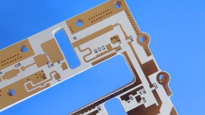 Cina I laminati Rogers DiClad 527 sono materiali compositi costituiti da rinforzi in fibra di vetro intrecciata e sono a base di PTFE. in vendita