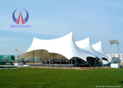 Cina Il tessuto bianco ha coperto la tenda foranea della tenda delle strutture, strutture di tensione dell'ombra del tessuto della prova di fuoco in vendita