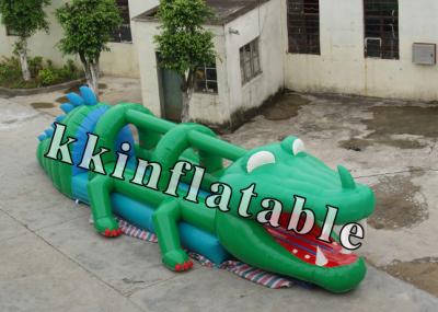 中国 緑の魅力的なワニの膨脹可能な障害物コースの裏庭 販売のため