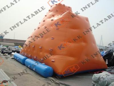 Cina Giocattolo gonfiabile commerciale dell'acqua dell'iceberg per il parco di divertimenti, tela cerata del PVC di 0.9mm in vendita
