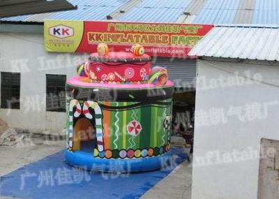 中国 バースデー・ケーキの使用料のための膨脹可能な警備員の家 販売のため