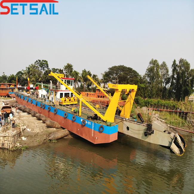 Hydraulic Motor 24inch Cutter Suction Mud Dredger for River Sand