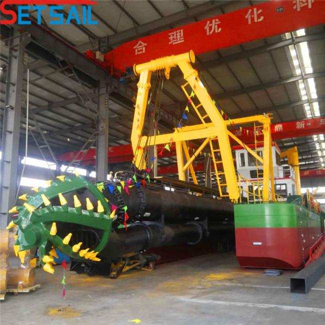 Hydraulic Motor 24inch Cutter Suction Mud Dredger for River Sand