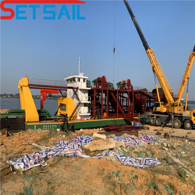 ISO China Supplier Gold Cutter Suction Dredger Dredging Machine