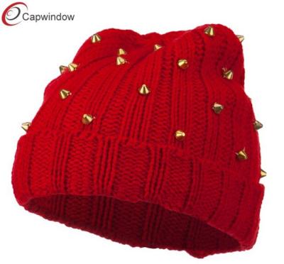 Cina Il perno dell'ematite della bacca tricotta l'elastico rosso dei cappelli dell'inverno per le signore in vendita