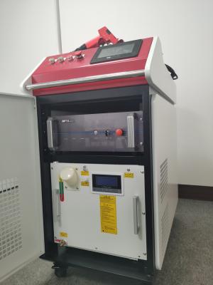 Cina Saldatore tenuto in mano flessibile 1500W 2000W del laser di operazione JPT per i materiali del metallo in vendita