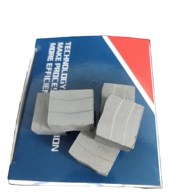 China Suporte personalizado ODM 2000mm Blade Cutting Stone Segment para M forma Granite Diamond Tool à venda