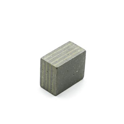 China 24*12,5*20mm Segmento de diamante de forma plana para ferramentas de moagem de lâminas de pedra supermacias à venda