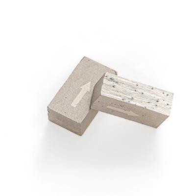 China Rechte 24x8x13mm diamantsegmenten voor aangepaste meerdoelige marmer- en granietsnijden Te koop