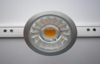 中国 0.8 Pf Ac/Dc12v Dimmable Mr16 の 52.5mm の遊園地のアクセント 販売のため