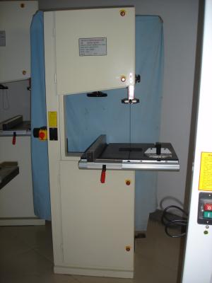 Κίνα 2HP η κάθετη ξύλινη ζώνη είδε στο νέο όρο το ξύλινο μέταλλο τέμνουσα πριονοκορδέλλα προς πώληση
