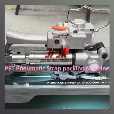 Cina Reggiatrice pneumatica portatile per reggette in PP e PET, utilizzabile su scatole, pallet e carichi pesanti in vendita