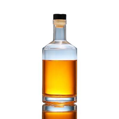 Cina Super Flint Glass 500ml Bottiglia per Whisky Mountain Vodka Gin Disegno e materiale in bianco in vendita