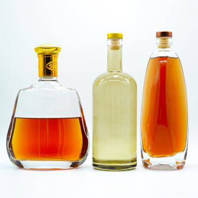 Cina Materiale di vetro Super Flint 700 ml Bottiglia di Spirito per la manipolazione della superficie di serigrafia in vendita