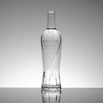 Cina Bottiglie di vino in vetro trasparente personalizzate per tequila whisky brandy 750ml 500ml 1000ml in vendita