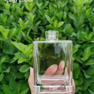 Cina Materiale del colletto Vetro Super Flint 750 ml Whiskey Vodka Liquor Oil Bottle con coperchio di sughero in vendita