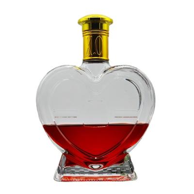 Cina Bottiglia di cristallo bianco di vetro per bevande di design elegante 500ml 750ml Vodka Whiskey Brandy in vendita