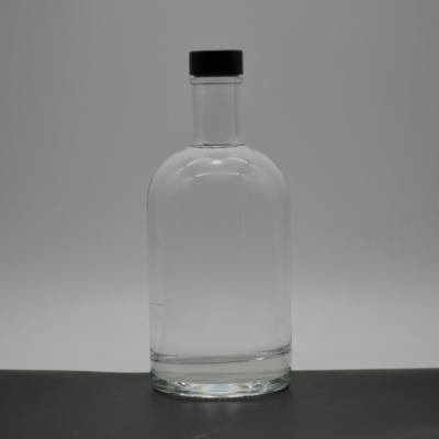 Cina Materiale di vetro Super Flint 750 ml Bottiglia di vetro a bobina a vite per la produzione di liquori in vendita