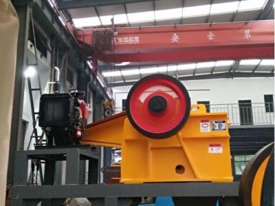 Cina Mini PE 250x400 del frantoio a mascella di progettazione intelligente con l'acciaio Chasis del motore diesel in vendita
