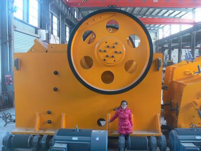 中国 移動式PEの顎粉砕機石造りの押しつぶす機械採鉱設備160KW力 販売のため