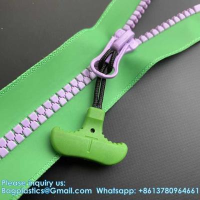 Chine Custom Multi-Colors Waterproof Zipper PU Coated Triangular Teeth Plastic Zippers Water Resistant For Garments Bags à vendre