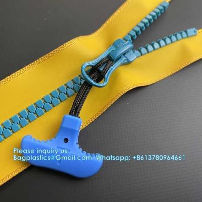 Chine Custom Multi-Colors Waterproof Zipper PU Coated Triangular Teeth Plastic Zippers Water Resistant For Garments Bags à vendre