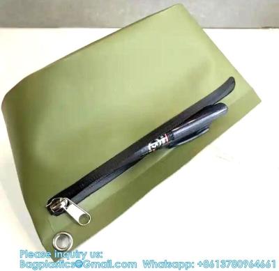 Chine PVC Tarp Pouch Toiletry Bag MakeUp Bag Sturdy PVC Tarpaulin Pencil Pouch Small Storage Bag à vendre