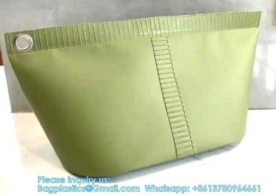 Chine PVC Tarp Pouch Toiletry Bag MakeUp Bag Sturdy PVC Tarpaulin Pencil Pouch Small Storage Bag à vendre