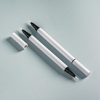 中国 空き 2 in 1チューブ プライベート・レーベル ロゴ 黒のアイラインペンシル カスタムアイライン液体アイライン容器 販売のため
