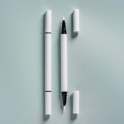 中国 空き 2 in 1チューブ プライベート・レーベル ロゴ 黒のアイラインペンシル カスタムアイライン液体アイライン容器 販売のため